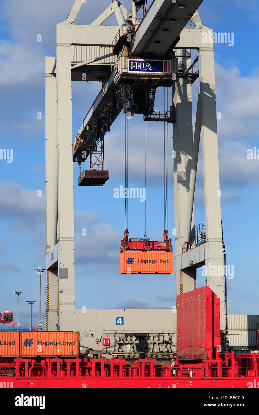 Container krane hi-res stock photography and images - Alamy