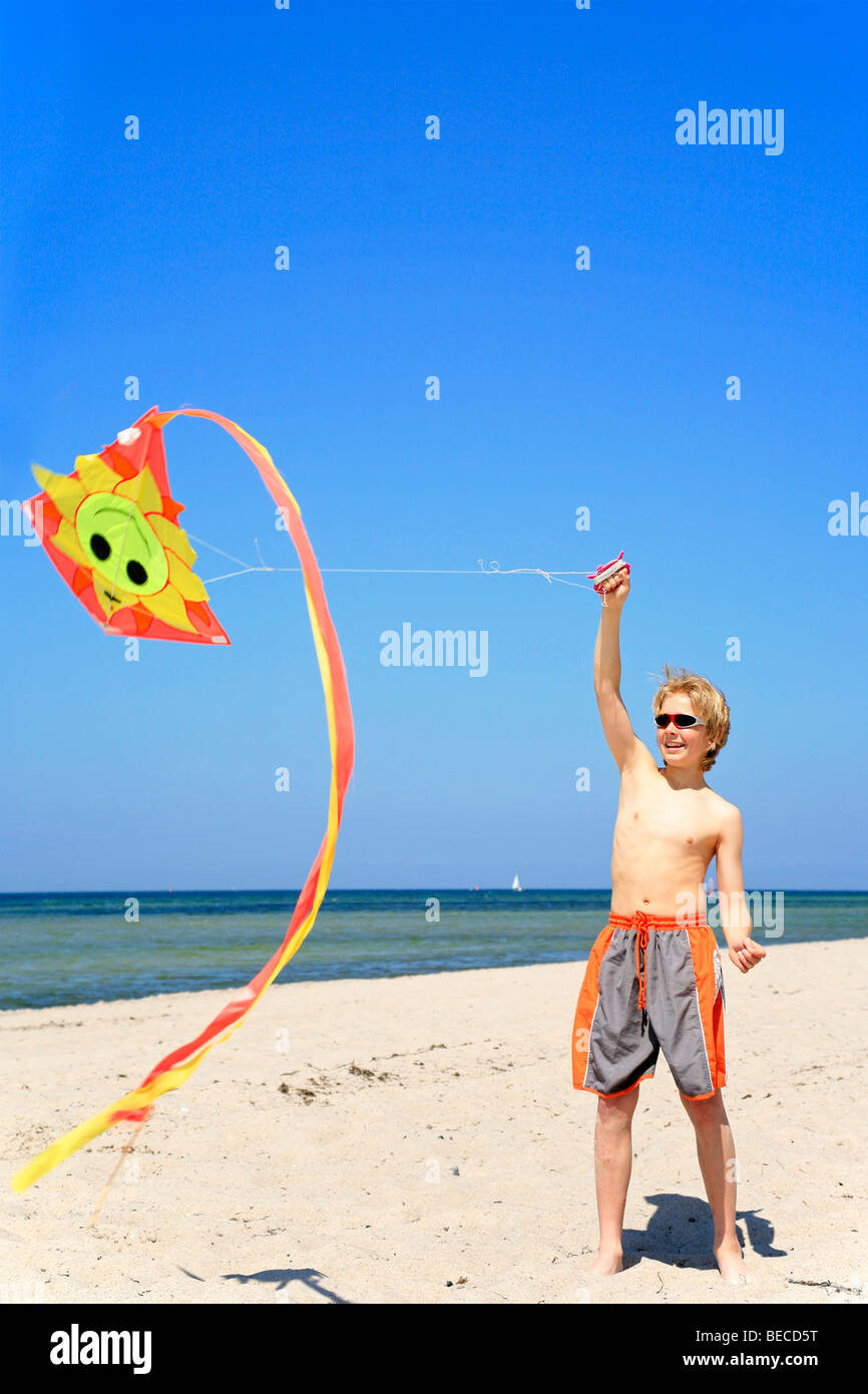 North sea beach kite flying kite flying fun hi-res stock photography ...
