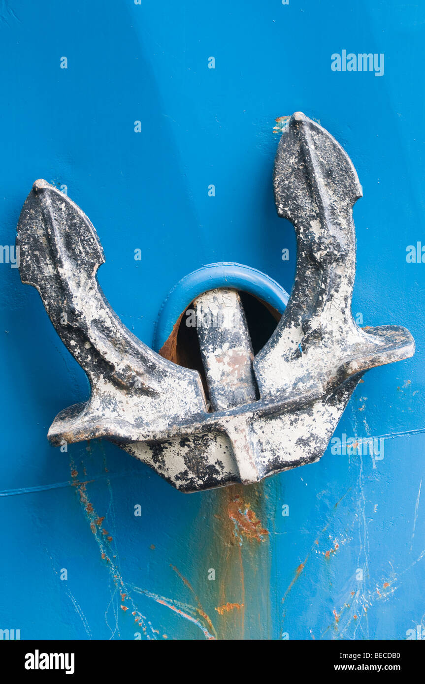 Anchor at a ships side Stock Photo - Alamy