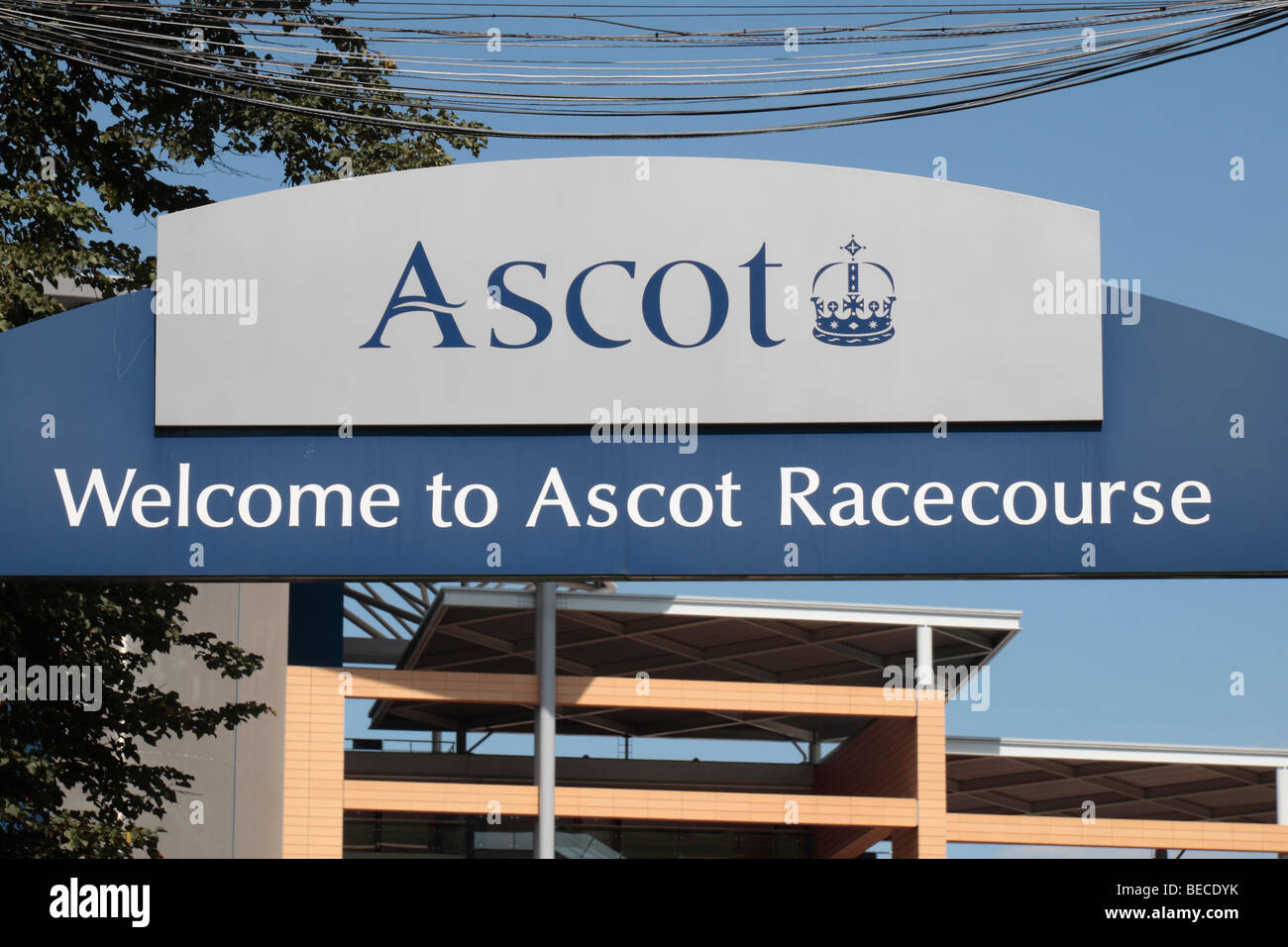 Royal ascot racecourse sign hi-res stock photography and images - Alamy