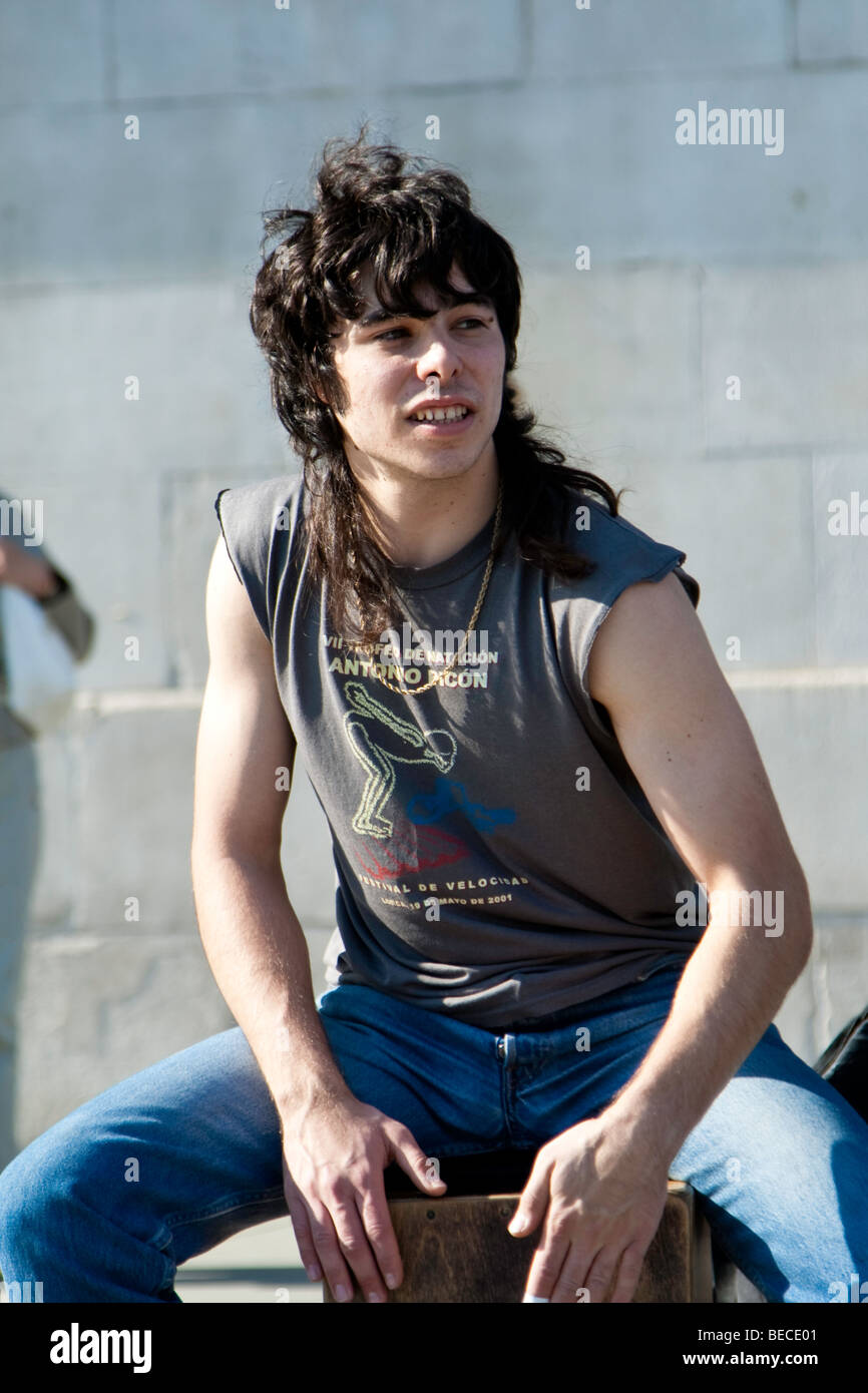 Urban busking hi-res stock photography and images - Alamy