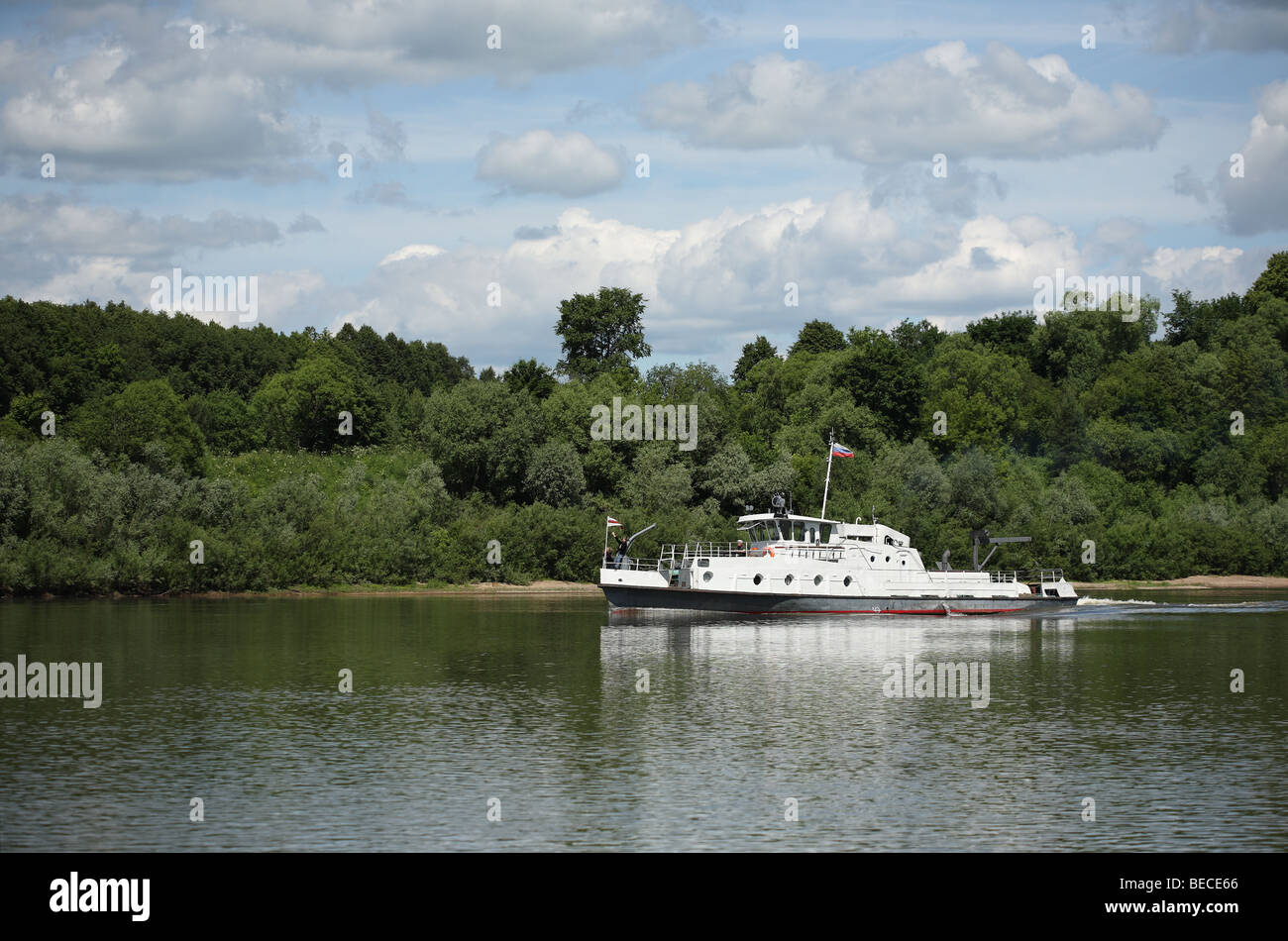 Ship sailing up river hi-res stock photography and images - Alamy