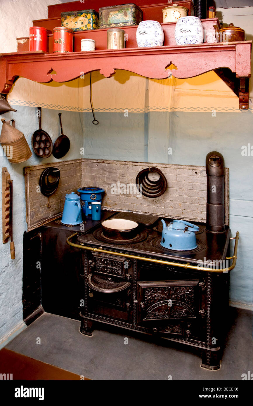 Historic kitchen interior hi-res stock photography and images - Alamy
