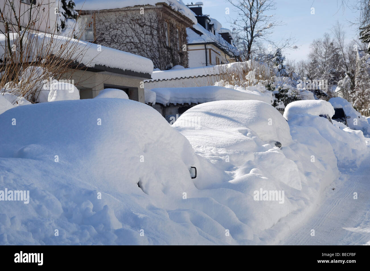 Vehicles cars parked roadsides hi-res stock photography and images - Alamy