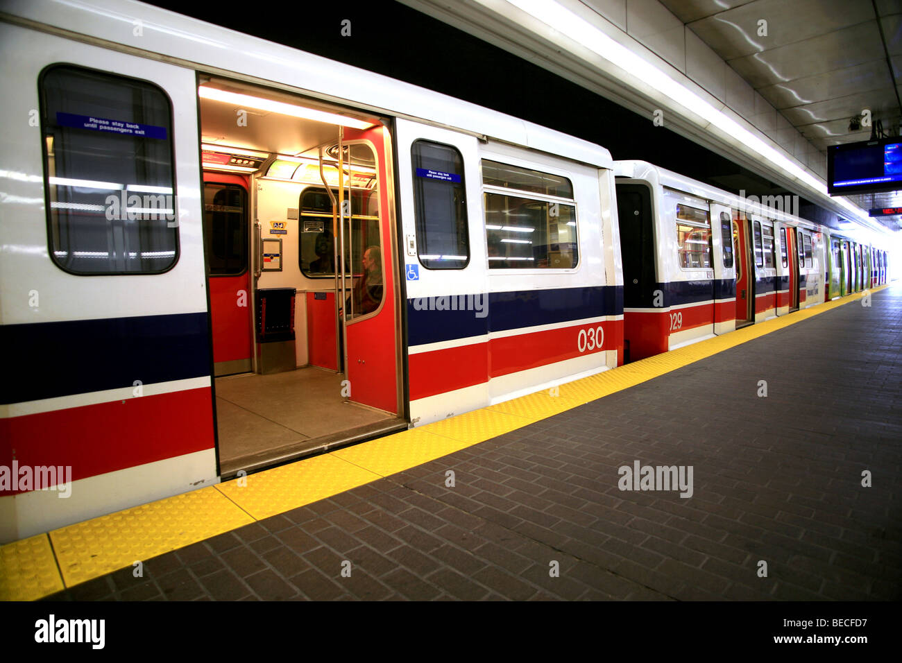 Train platform vancouver skytrain hi-res stock photography and images ...
