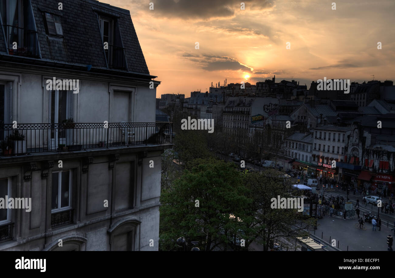Paris sun setting hi-res stock photography and images - Alamy