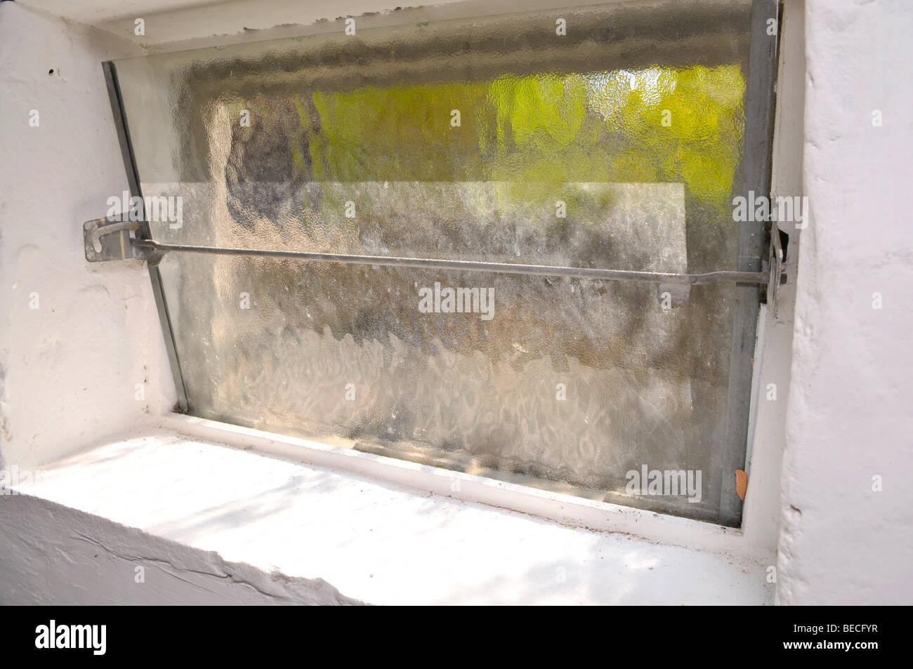 Basement window hi-res stock photography and images - Alamy