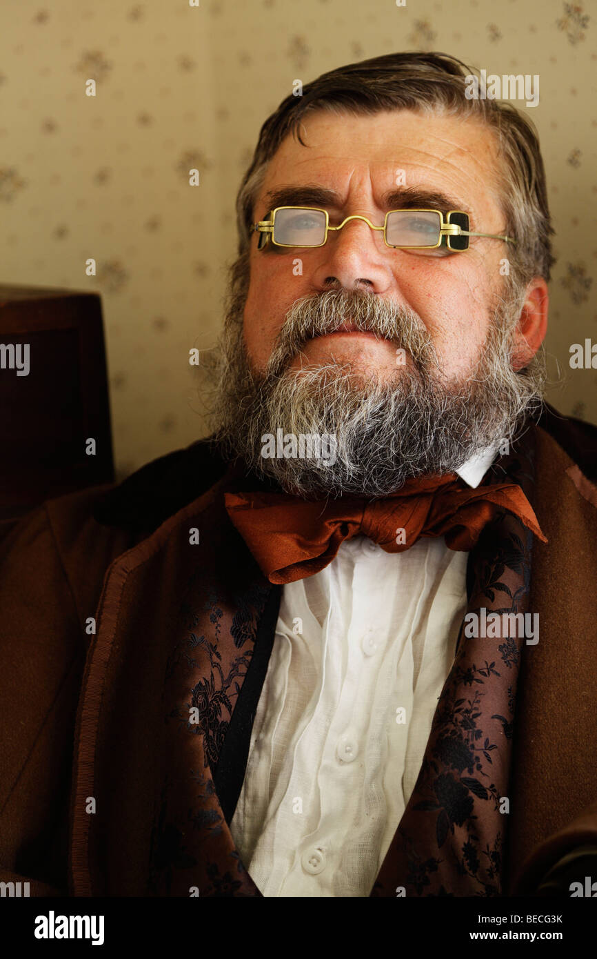 Victorian era man hi-res stock photography and images - Alamy