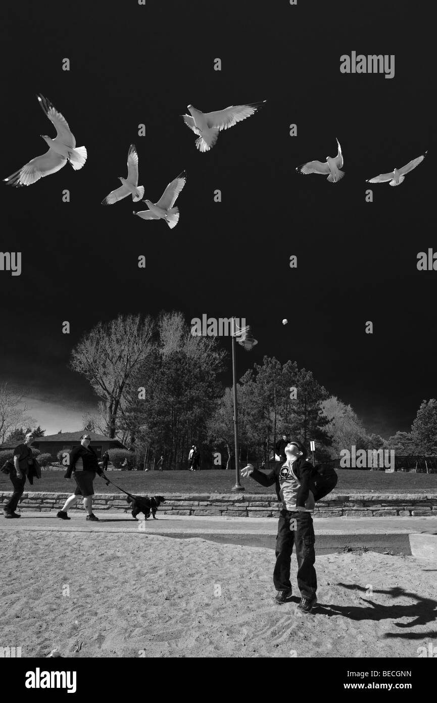 Outdoors scavenger hunt children hi-res stock photography and images ...