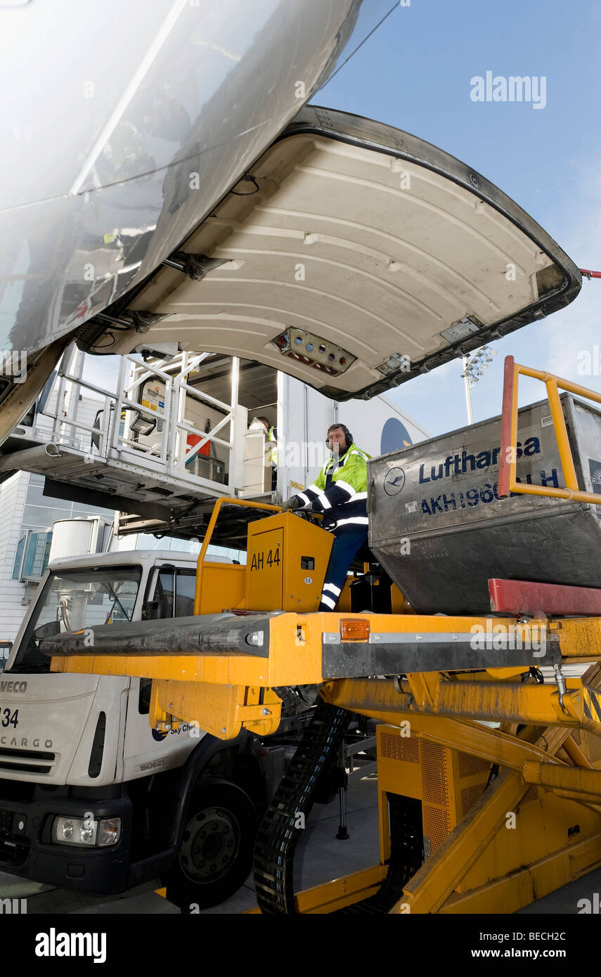 Loading items hi-res stock photography and images - Alamy