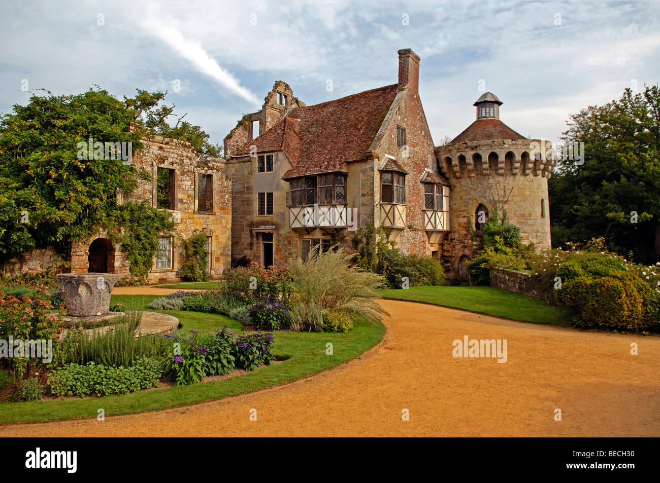 Scotney Castle ruins and park, county of Kent, England, Europe Stock ...