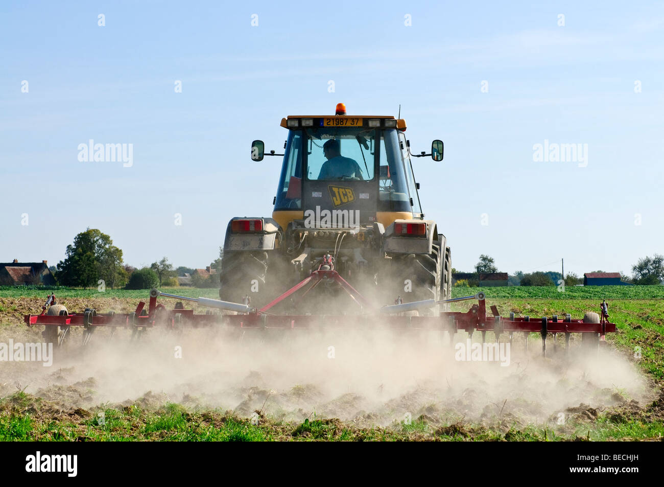 JCB Fastrac 1135 4-wheel drive tractor and soil harrow - France Stock ...