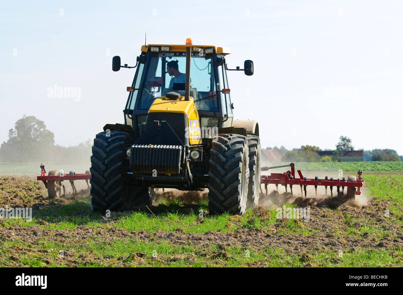 JCB Fastrac 1135 4-wheel drive tractor and soil harrow - France Stock ...