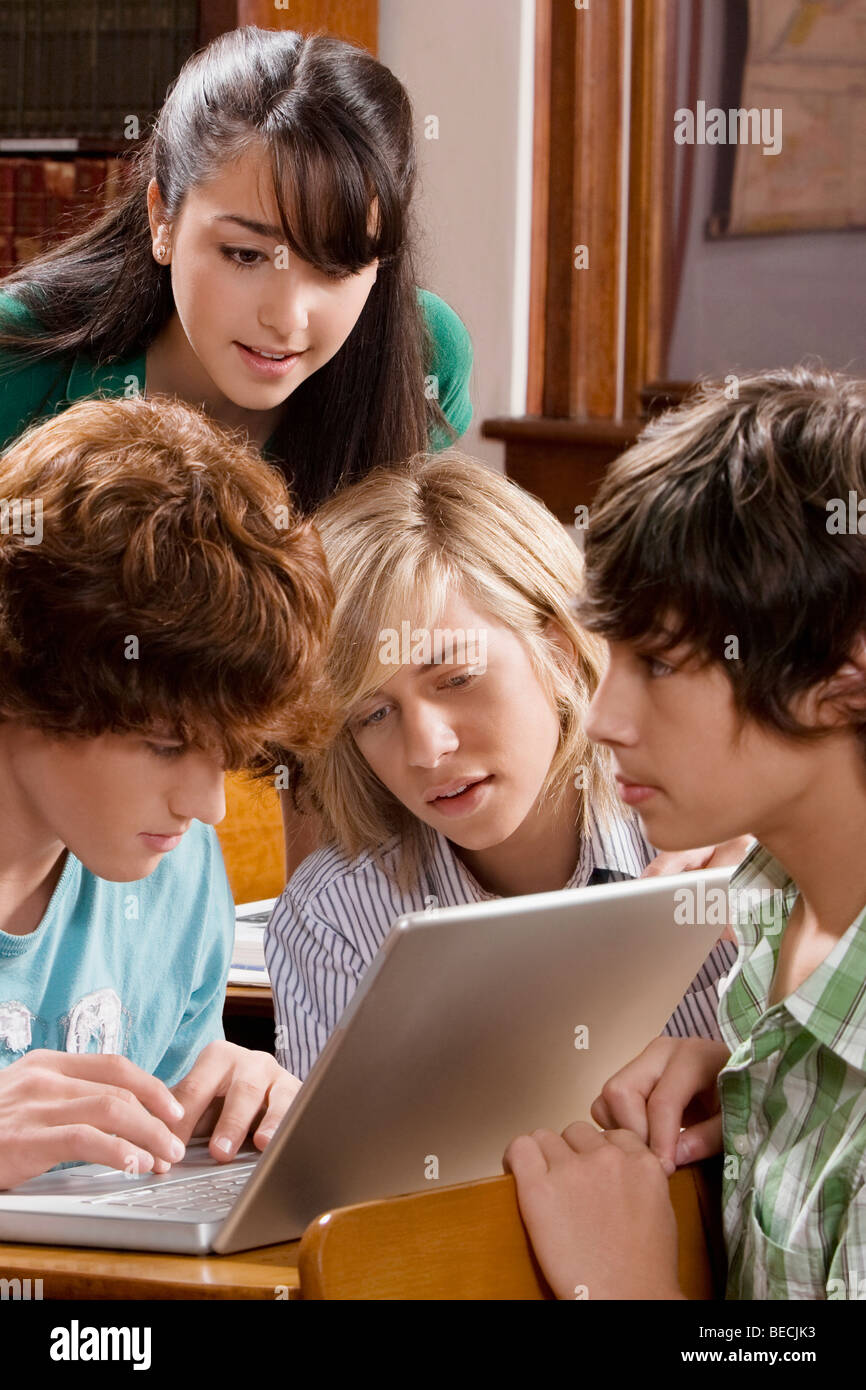 Group discussion students secondary hi-res stock photography and images ...