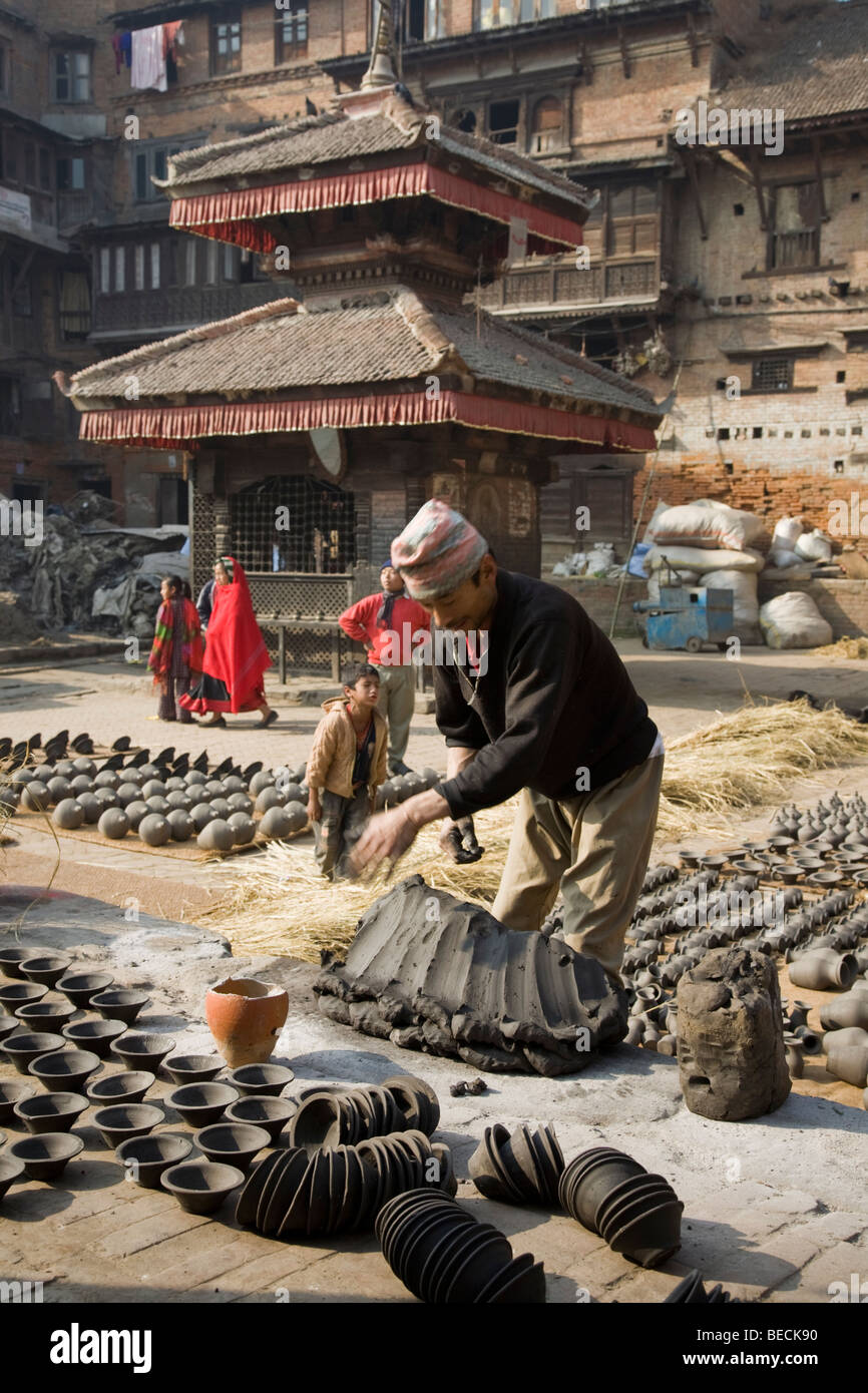 Pottery square hi-res stock photography and images - Alamy