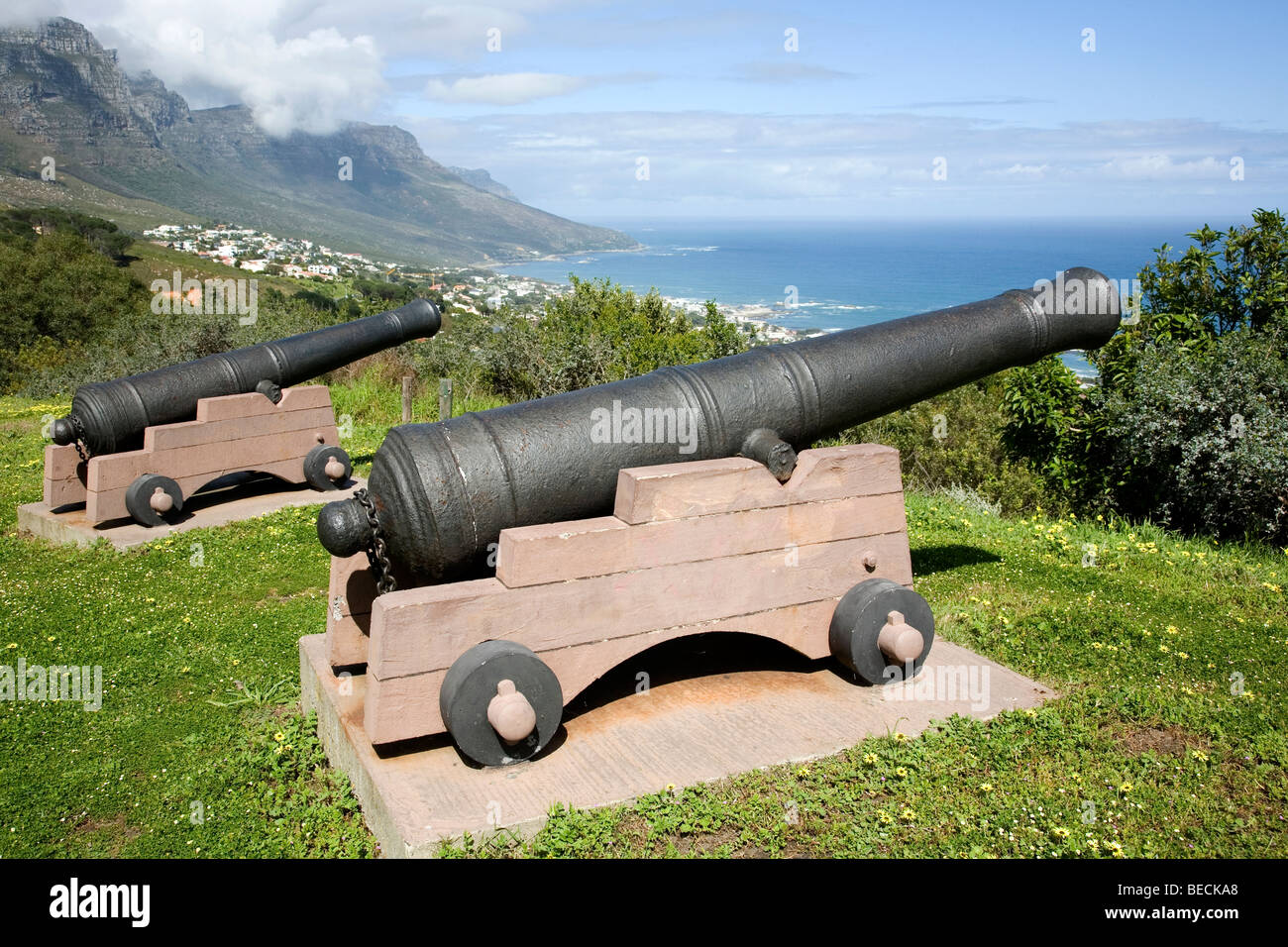12 pounder gun hi-res stock photography and images - Alamy