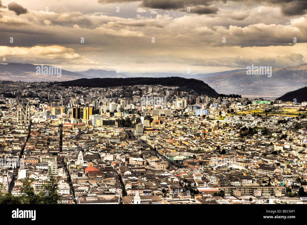Hills of quito hi-res stock photography and images - Alamy