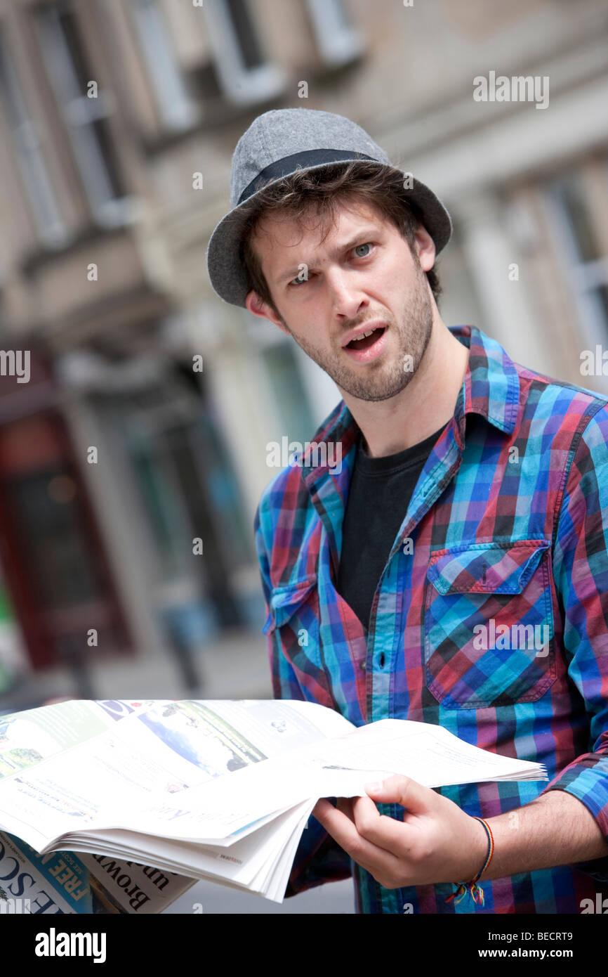 Man wearing trilby hat hi-res stock photography and images - Alamy