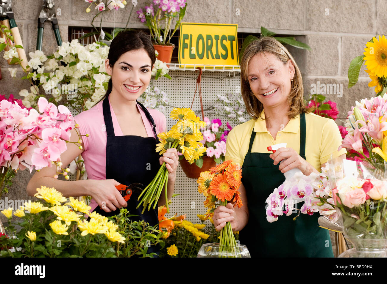 Mature female florists working hi-res stock photography and images - Alamy