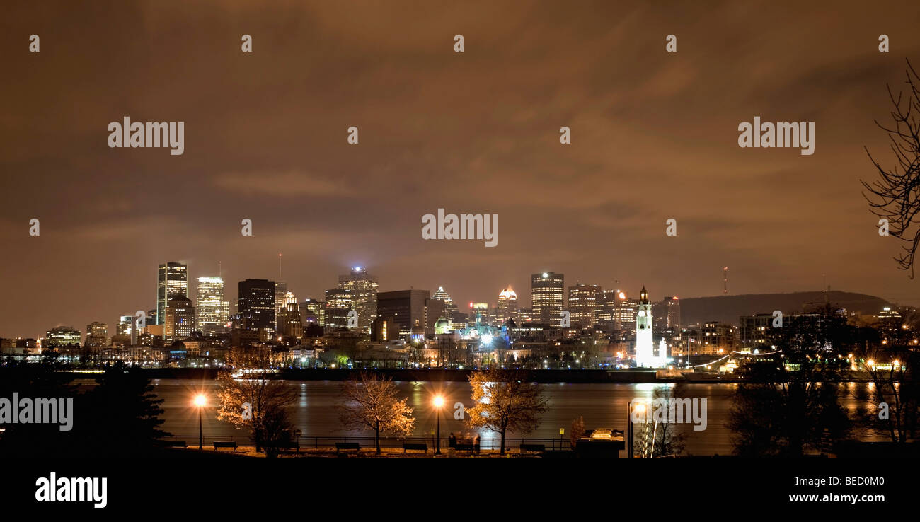 Montreal skyline night hi-res stock photography and images - Alamy