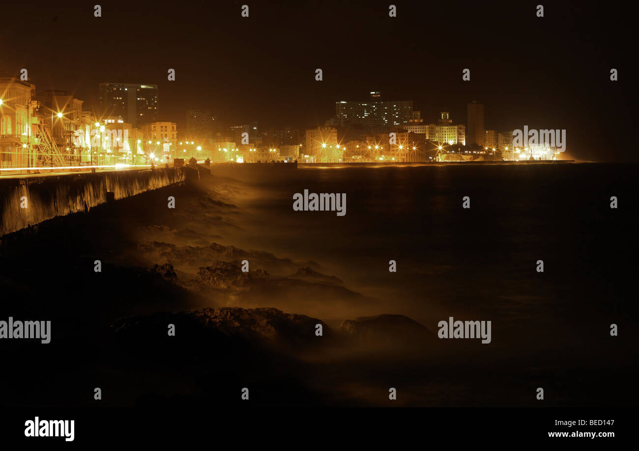 Night view at the famous Malecon of Havanna, Cuba, pictured on March 1 ...