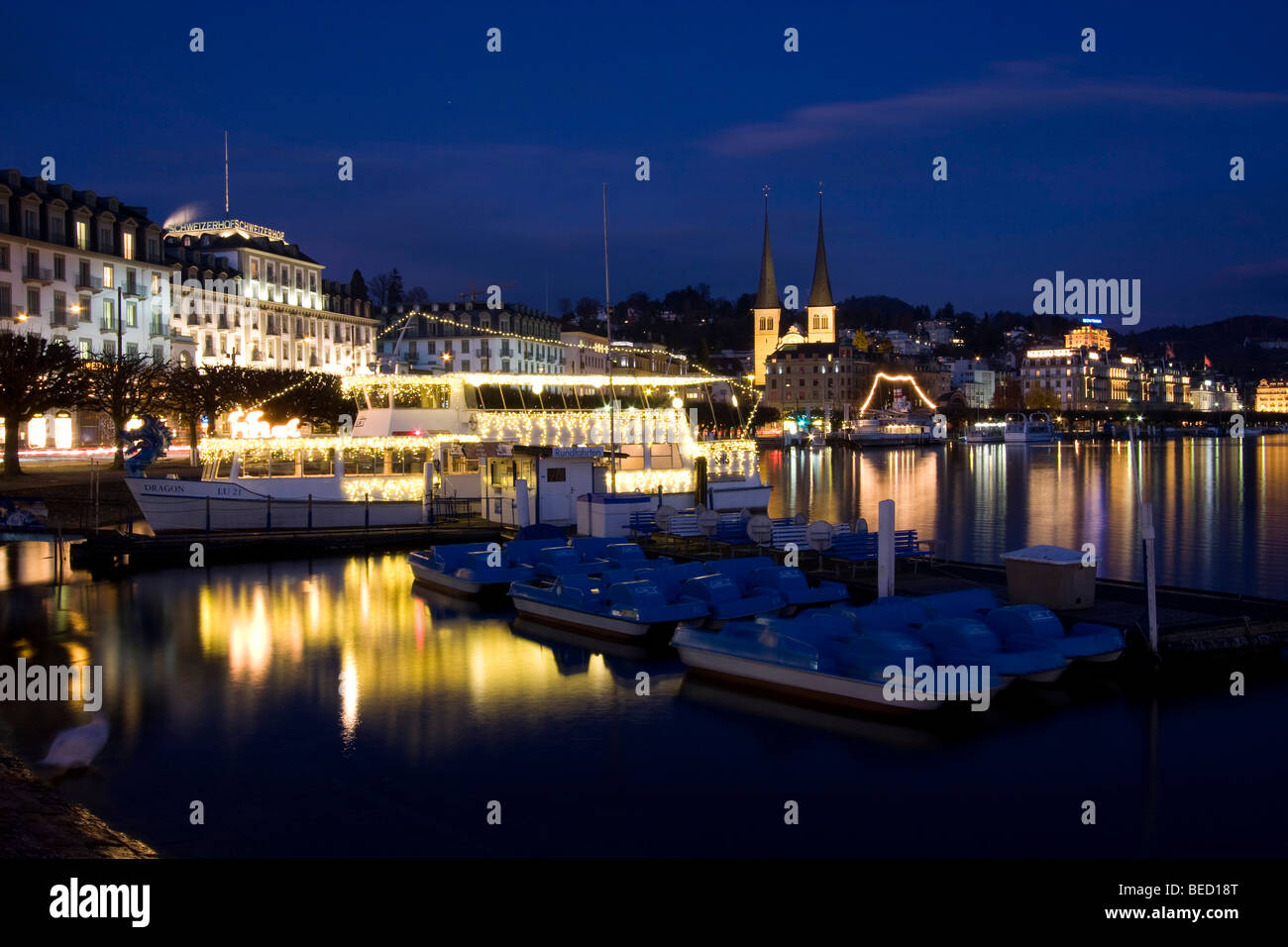 Beleuchtete promenade hi-res stock photography and images - Alamy
