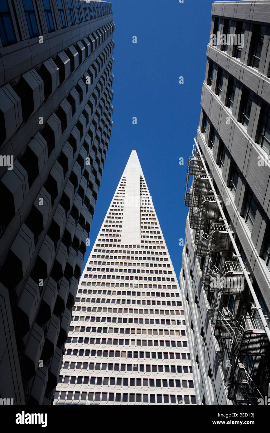 Pyramid building skyscrapers in downtown hi-res stock photography and ...