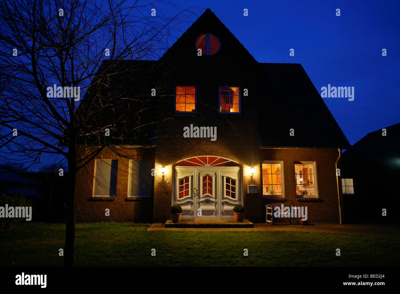 Traditional house on the Steindeich, Kollmar, Schleswig-Holstein ...