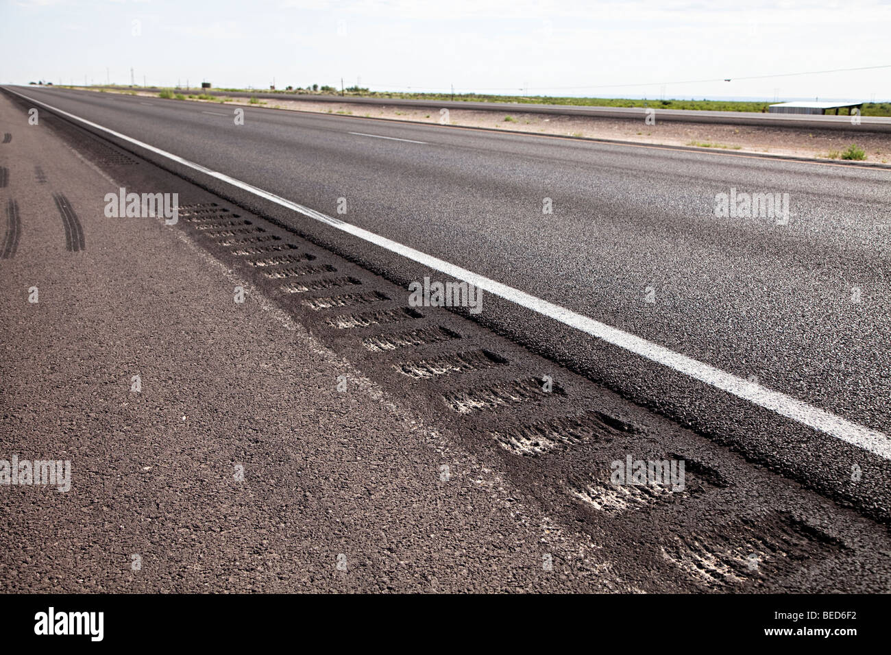 Rumble strip hi-res stock photography and images - Alamy