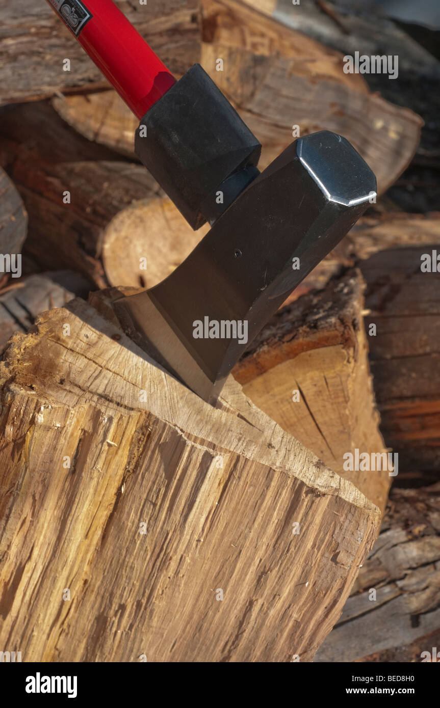 Wood splitting tools hi-res stock photography and images - Alamy