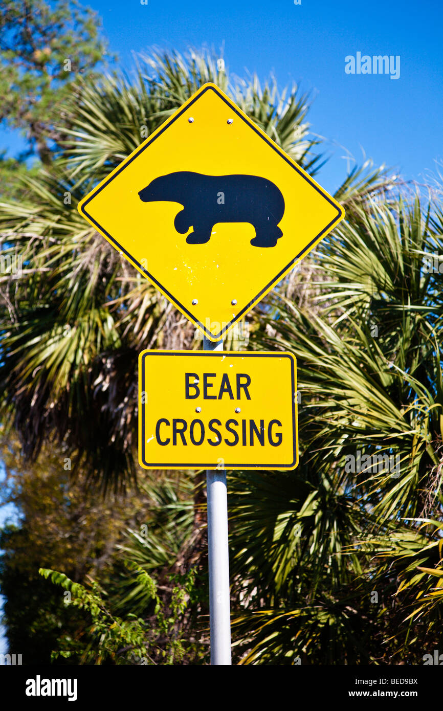 Signs along roadway hi-res stock photography and images - Alamy
