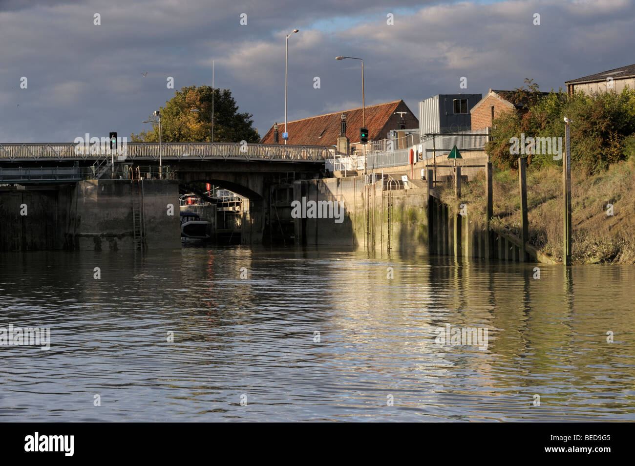 Sluice Bridge & lock gates Boston Lincolnshire Stock Photo - Alamy
