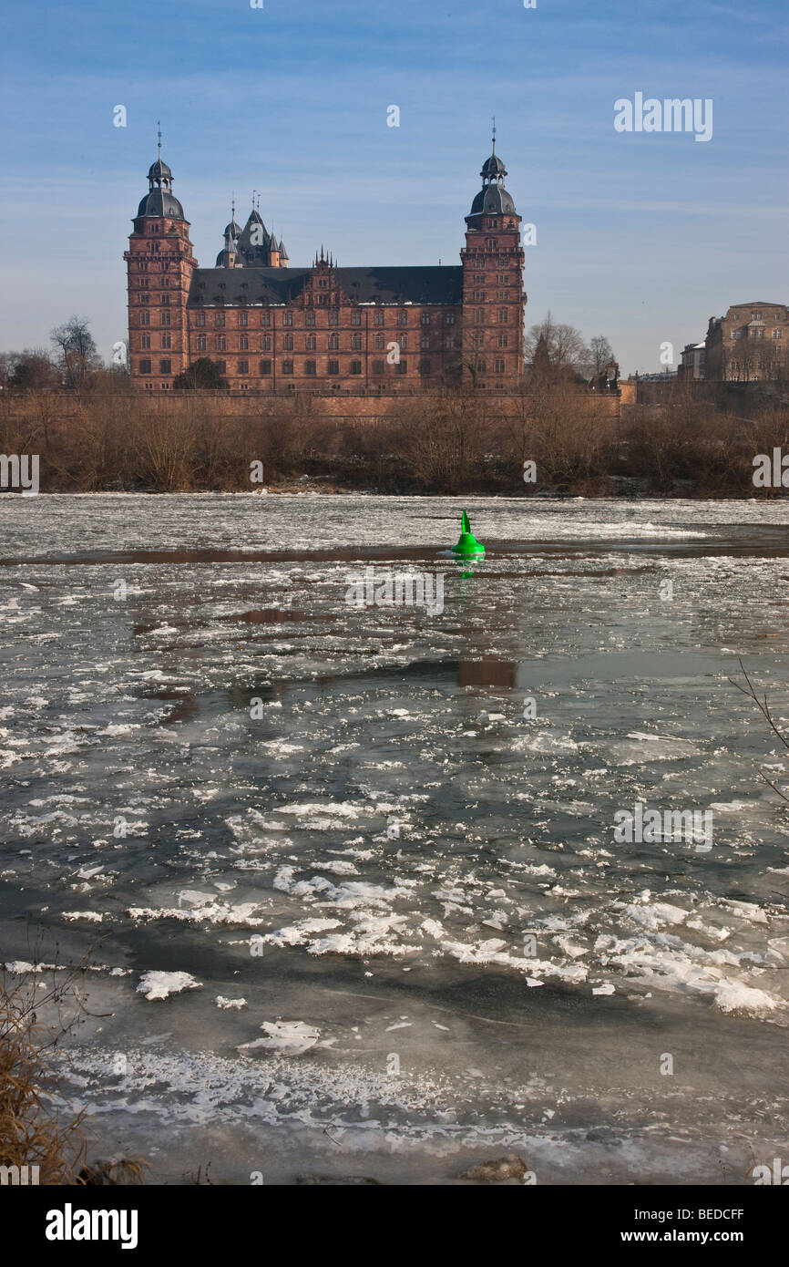 Back of castle hi-res stock photography and images - Alamy