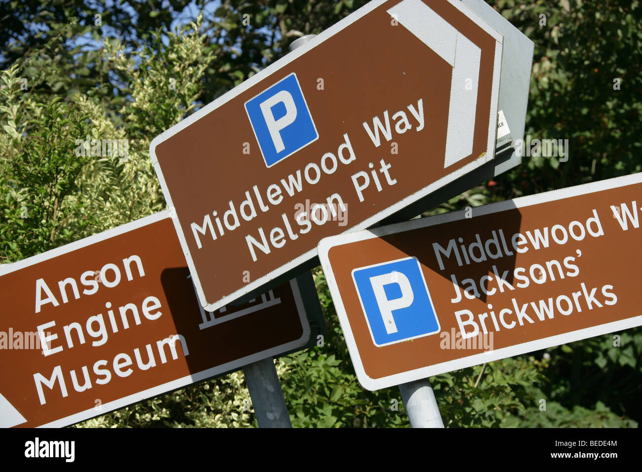 Road signs brown tourist information hi-res stock photography and ...