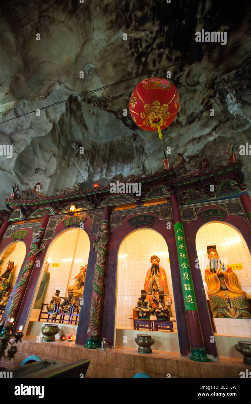 Sam Poh Tong Cave Temple, Ipoh, Malaysia Stock Photo - Alamy