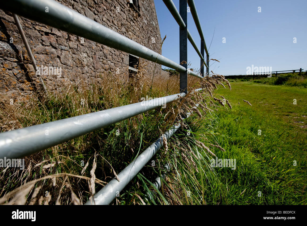 Five bar gate hi-res stock photography and images - Alamy