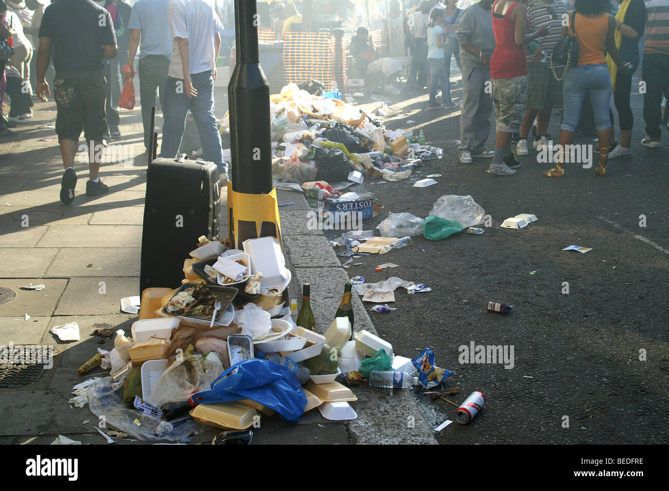 Dirty street london hi-res stock photography and images - Alamy