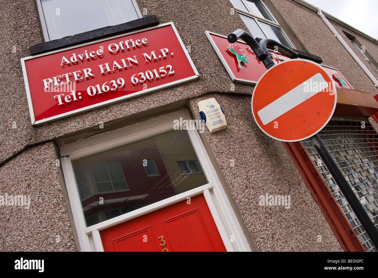 Mp constituency office uk hi-res stock photography and images - Alamy