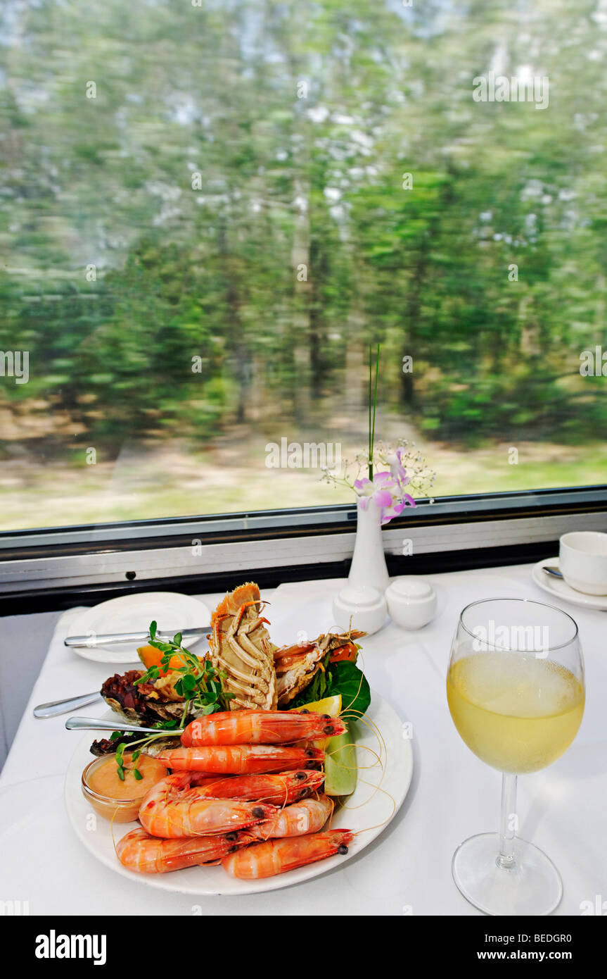 Sunlander train hi-res stock photography and images - Alamy