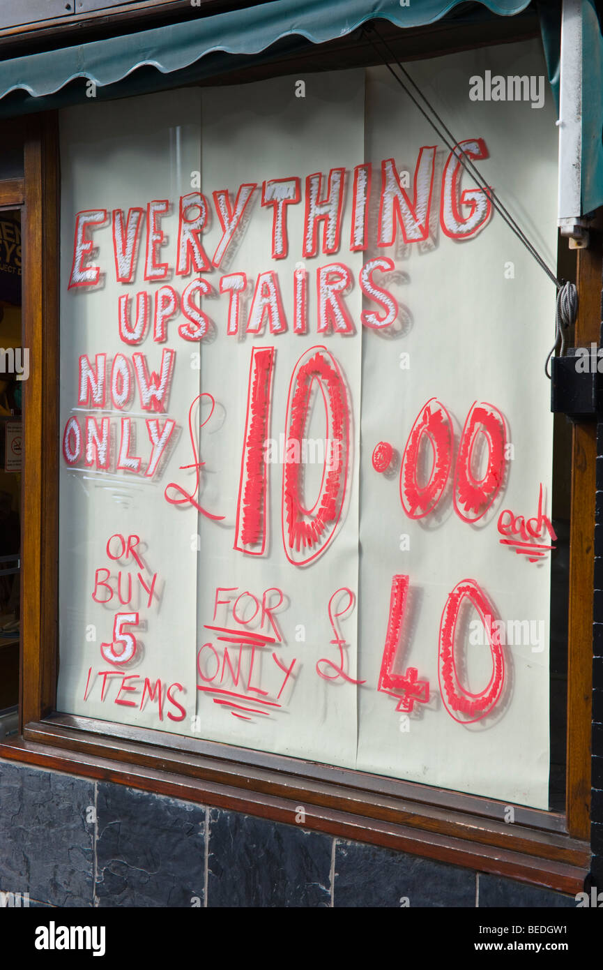 Notice sign signs retail shops hi-res stock photography and images - Alamy