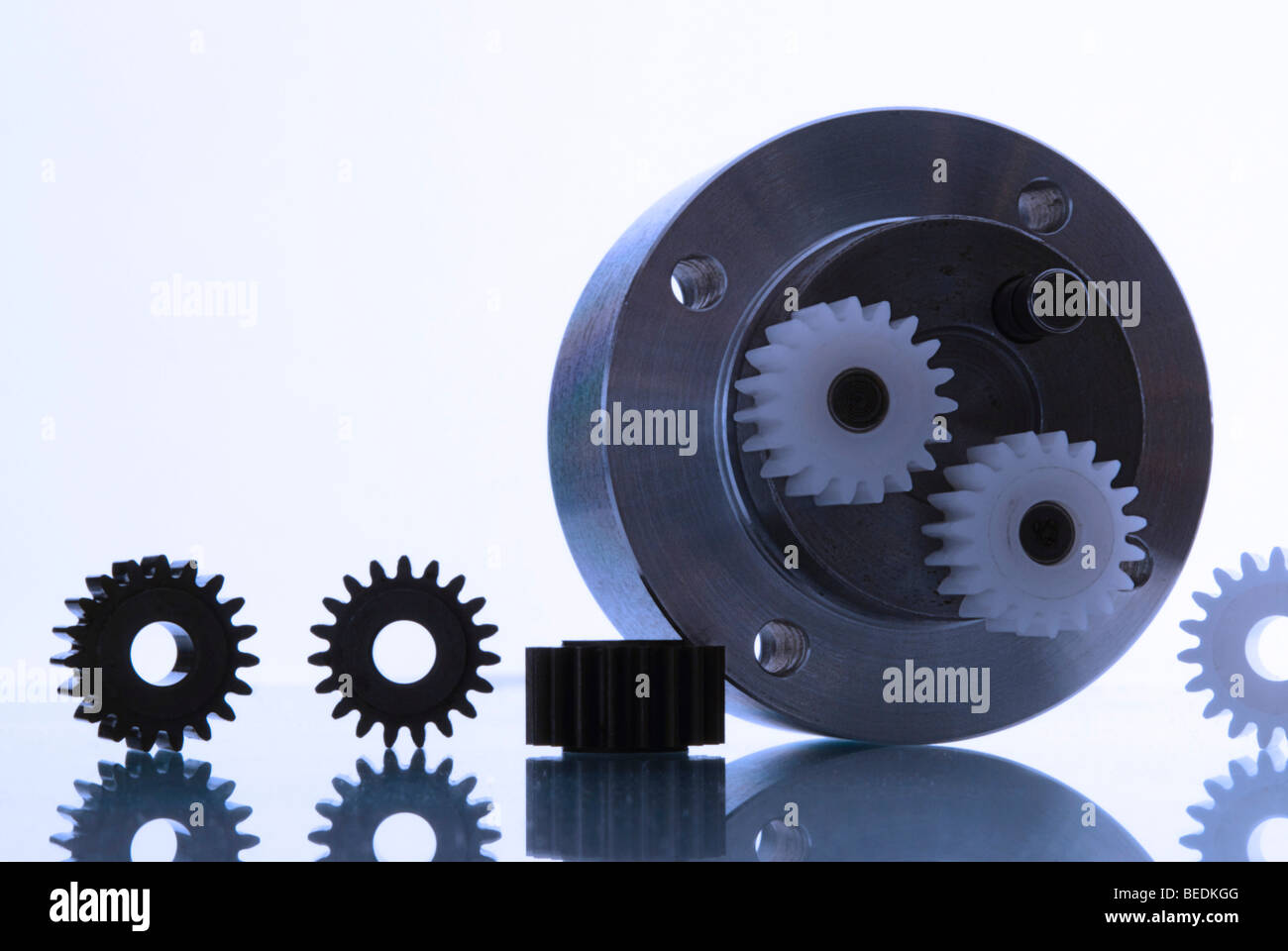 Planetary gear hi-res stock photography and images - Alamy