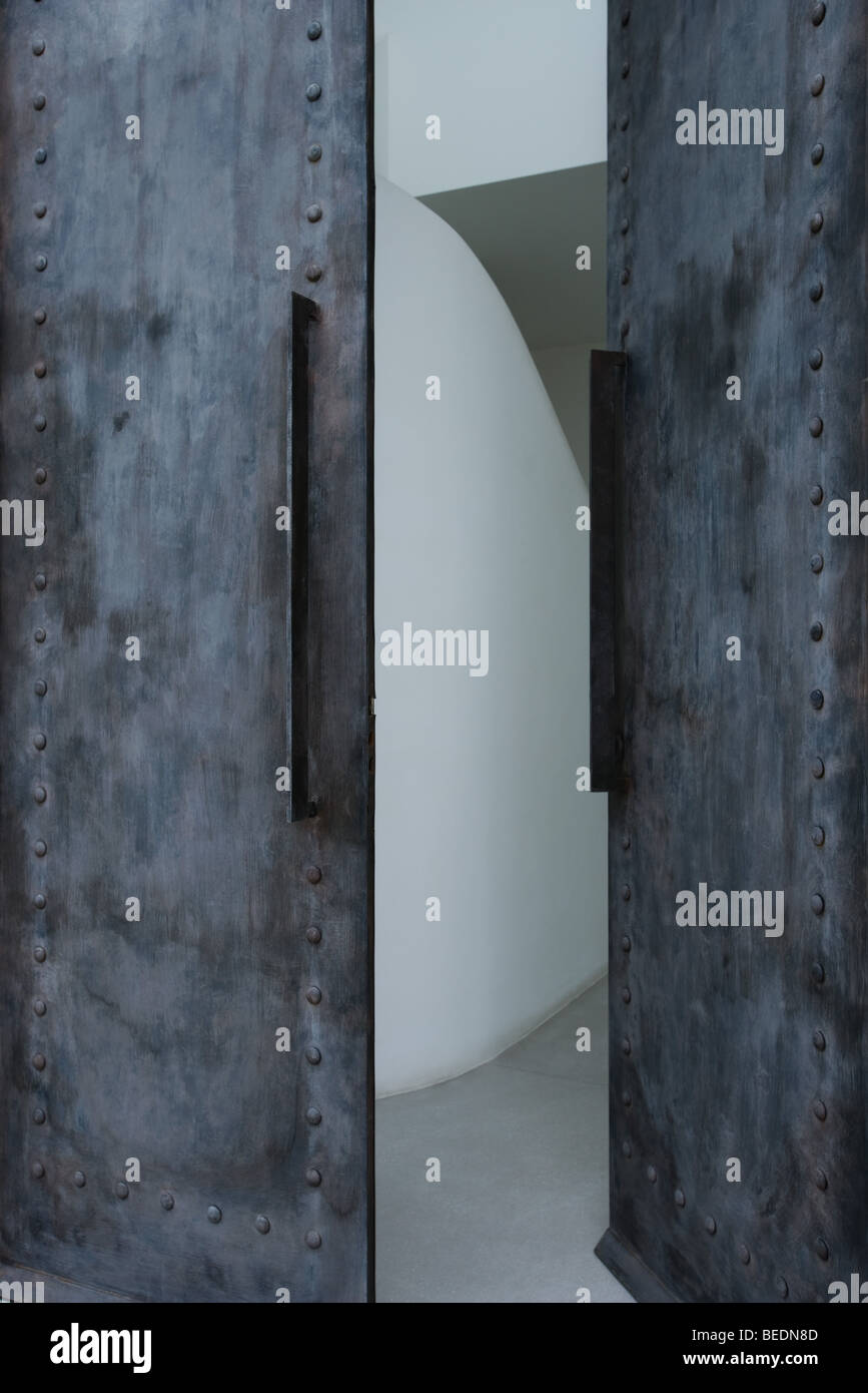 Open door hi-res stock photography and images - Alamy