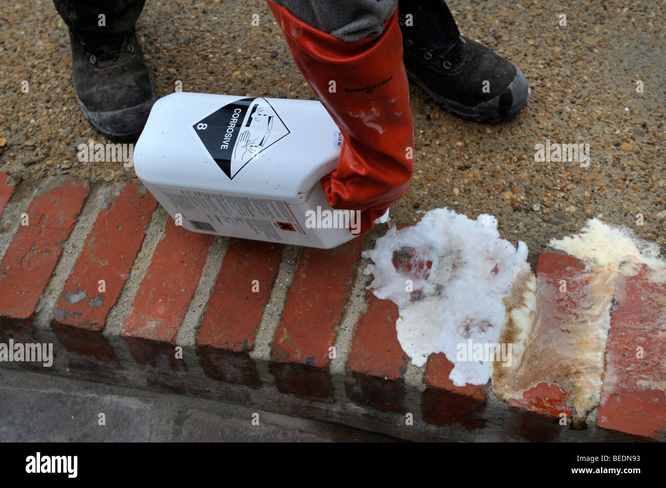 TREATING NEWLY LAID RECLAIMED RED BRICKS WITH AN ACID BASED CLEANING ...