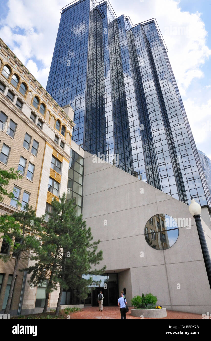The Amway Grand Plaza Hotel, seen from Riverwalk Stock Photo - Alamy