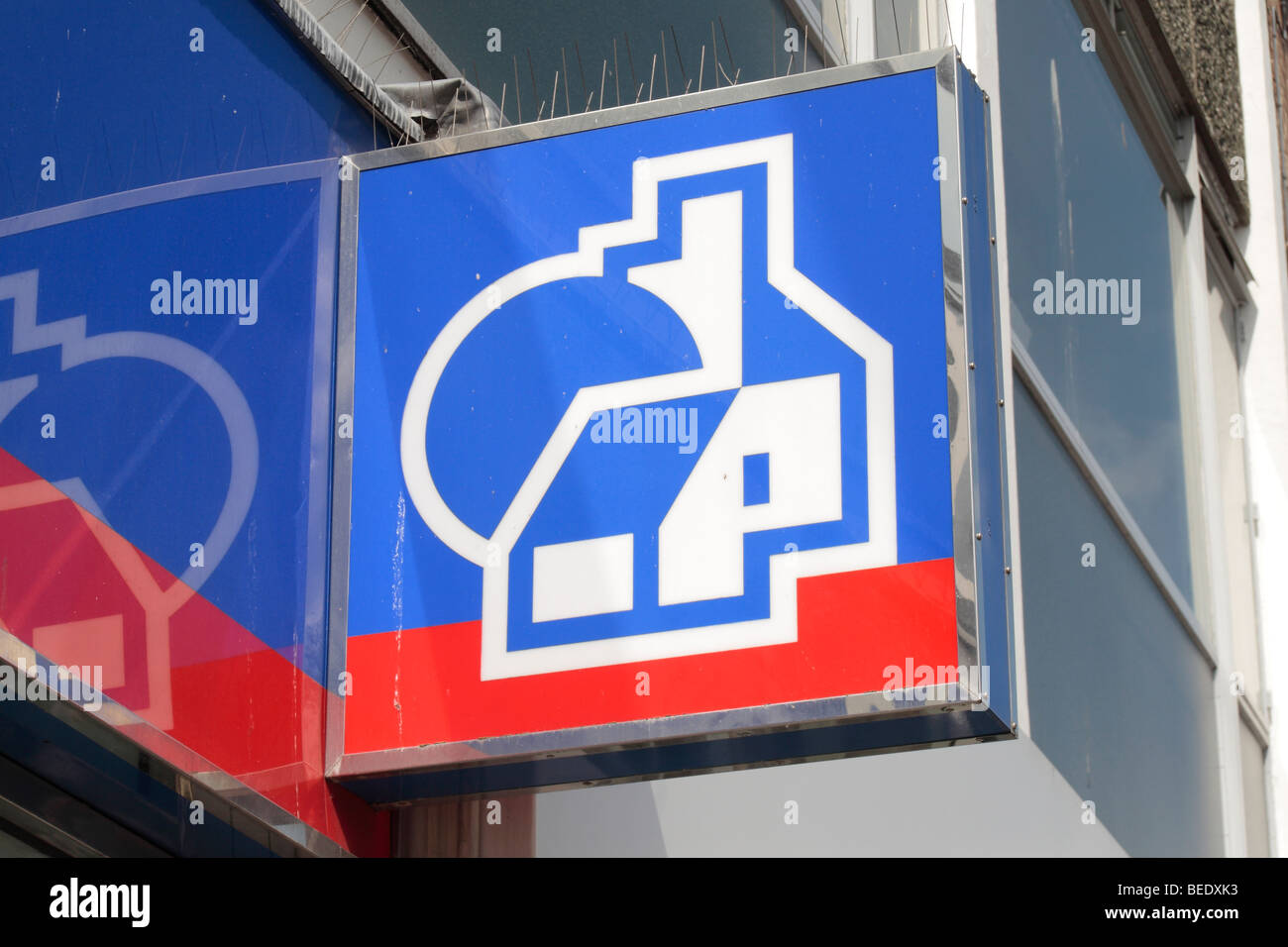 Nationwide logo hi-res stock photography and images - Alamy