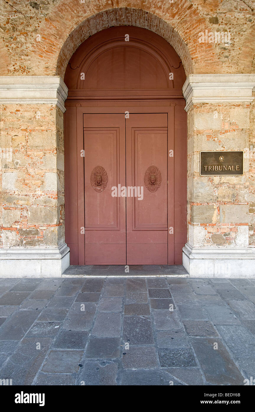 courthouse entrance door Stock Photo - Alamy