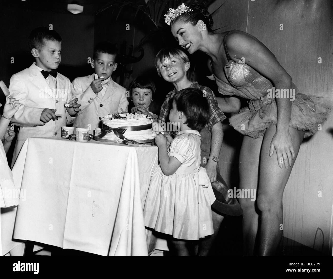 Actress Esther Williams talking with her kids after the Aqua Show Stock ...