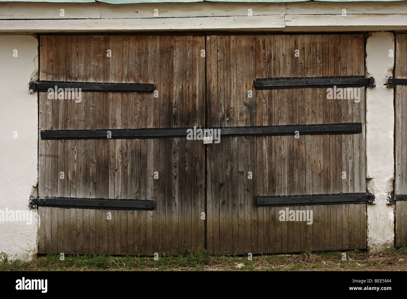 Old gates hi-res stock photography and images - Alamy