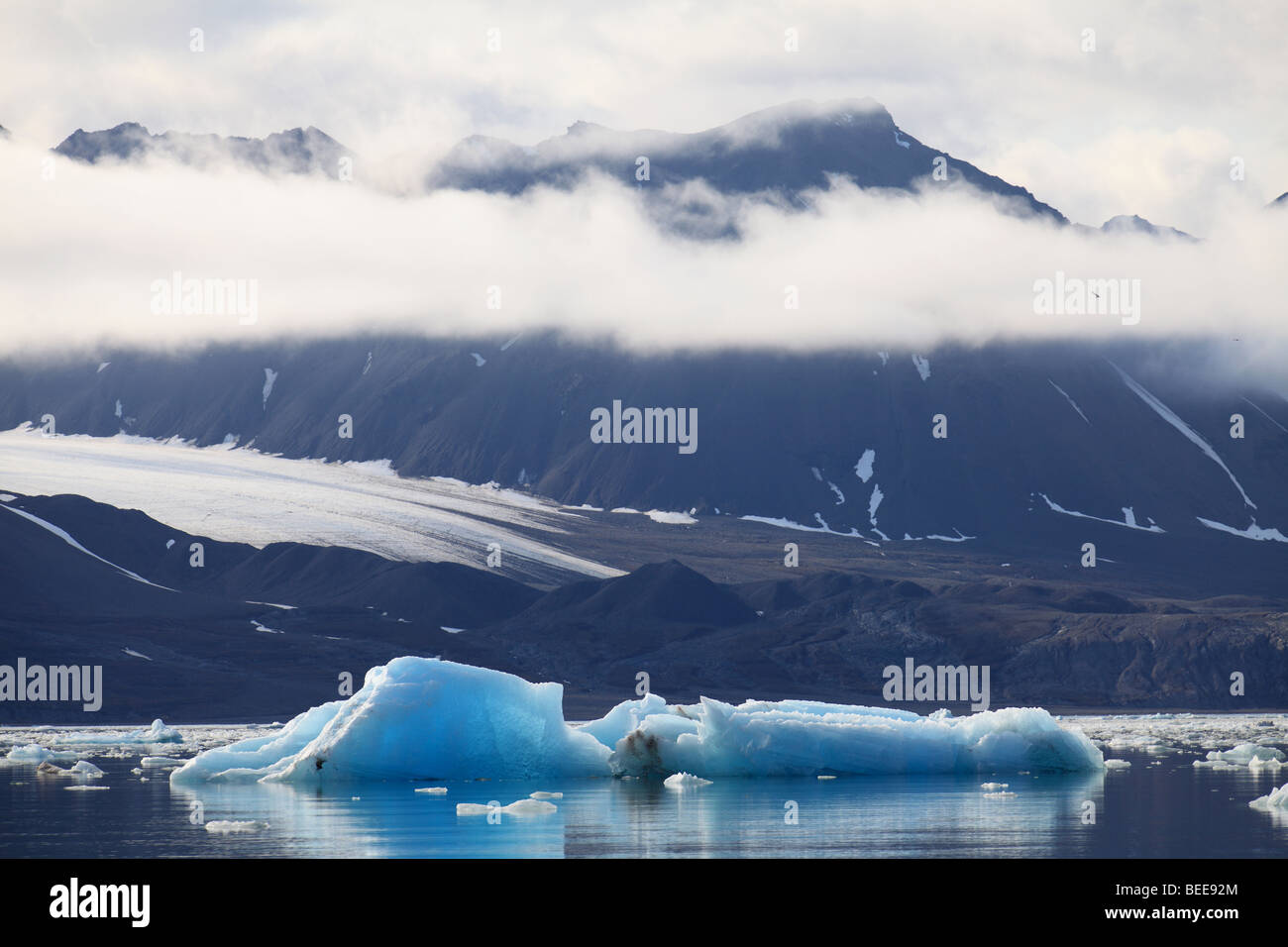Arctic Glacier Ice Melting in Svalbard KongsFjorden Stock Photo - Alamy