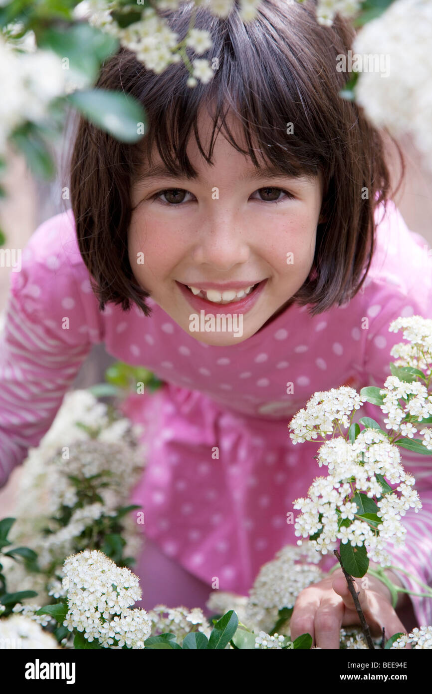 Children play outside school spain hi-res stock photography and images ...